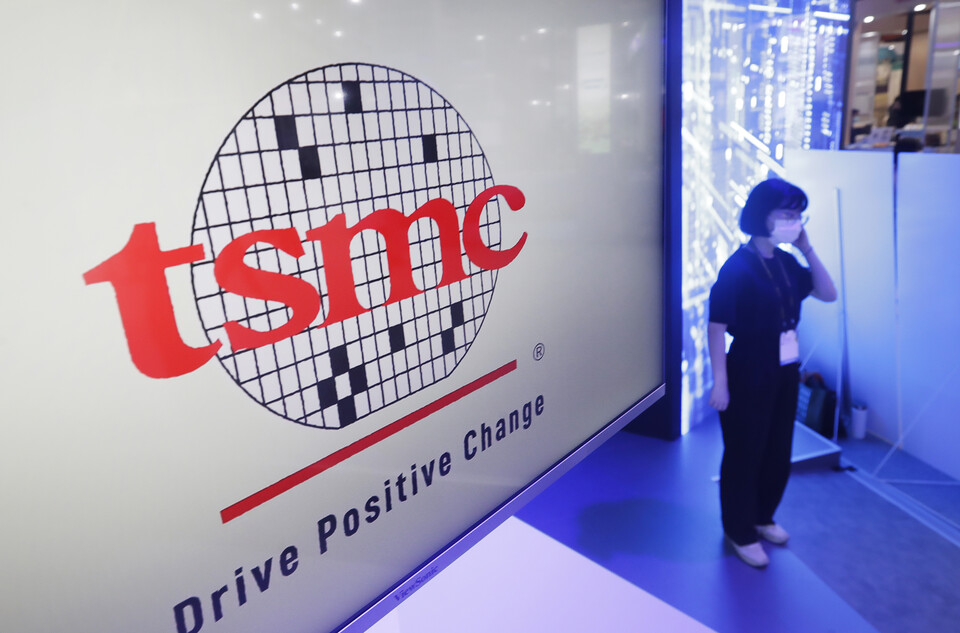 작년 4분기 파운드리 TSMC 점유율 67.1%…삼성전자는 8.1%