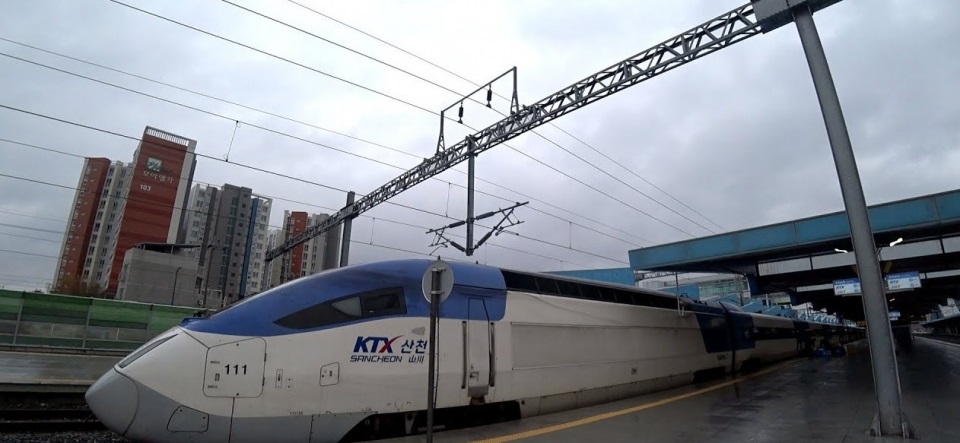 ‘비 내리는 KTX 호남선’…호남 차별 “더 이상 못 참겠다”